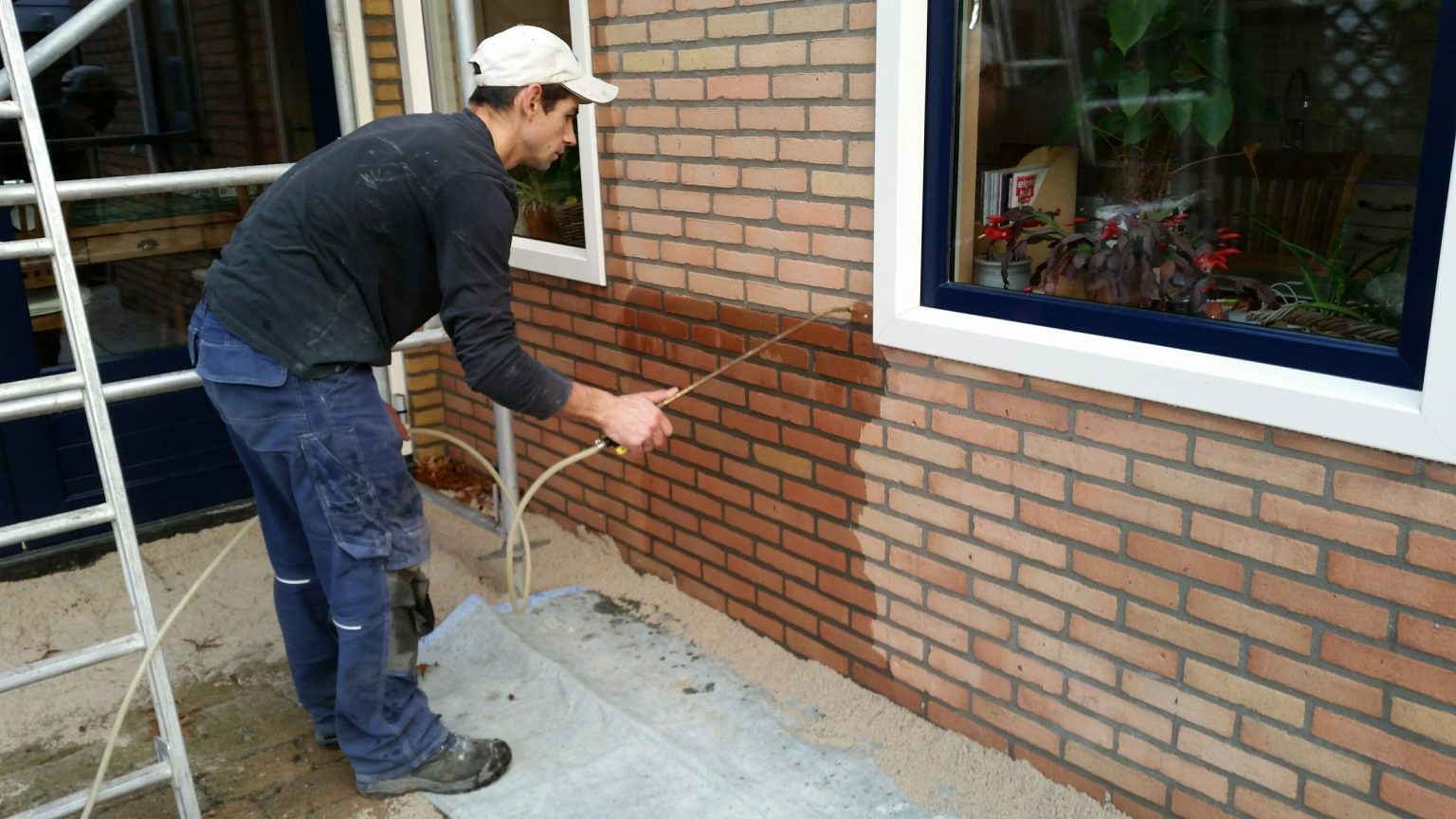 Muur impregneren? Bel van den Bogaard Gevelrenovatie